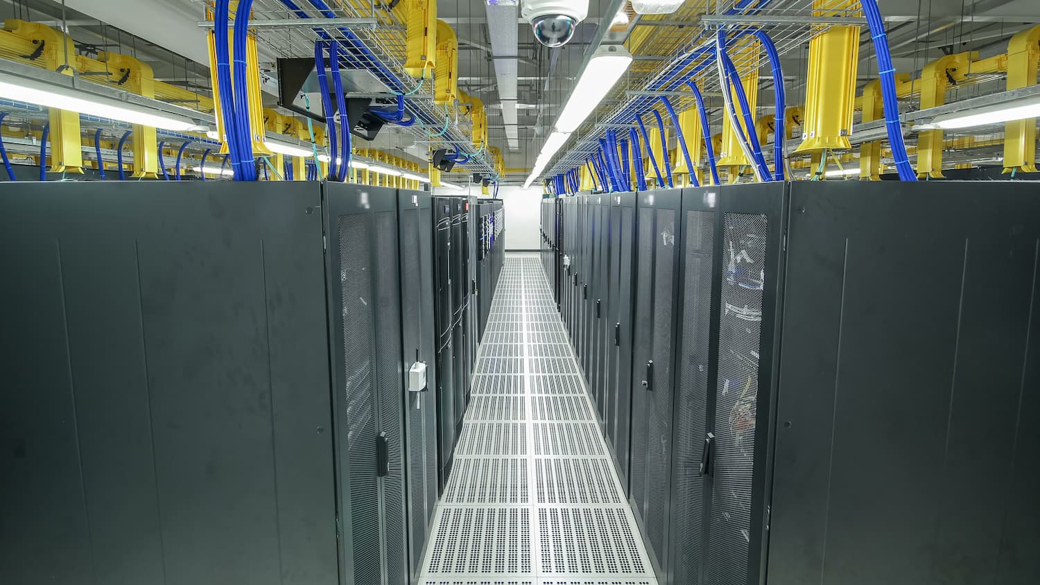 ¿Qué elementos tiene un data center? - Ufinet | La Red que te conecta a ...